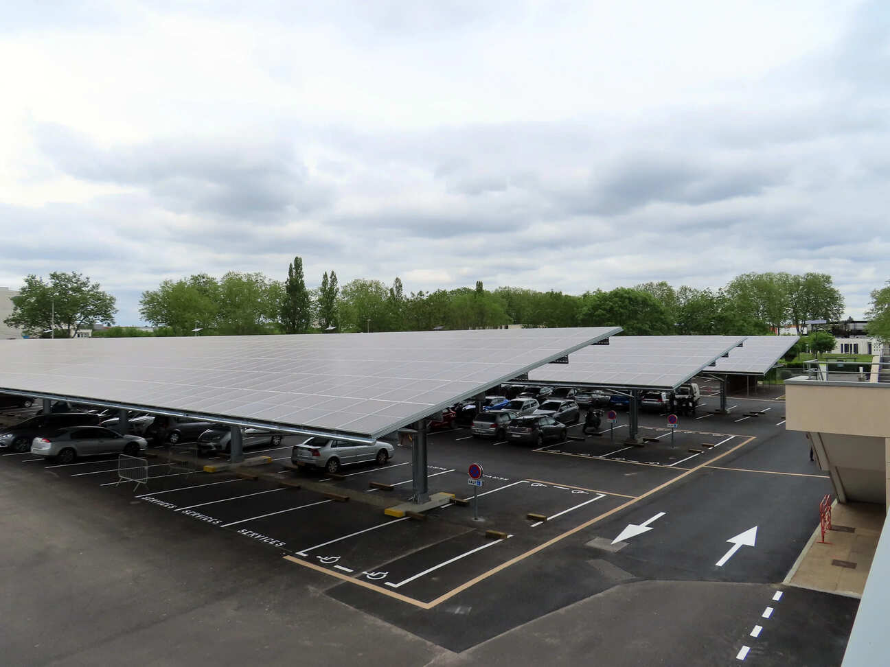 Ombrière de parking MACIF • Sun'R